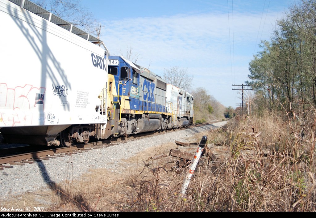CSX 2218,6943 J768 Pulling hard with a long load